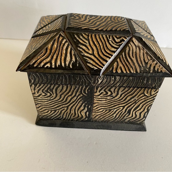 Accents | Elegant Black And Tan Decorative Box | Poshmark